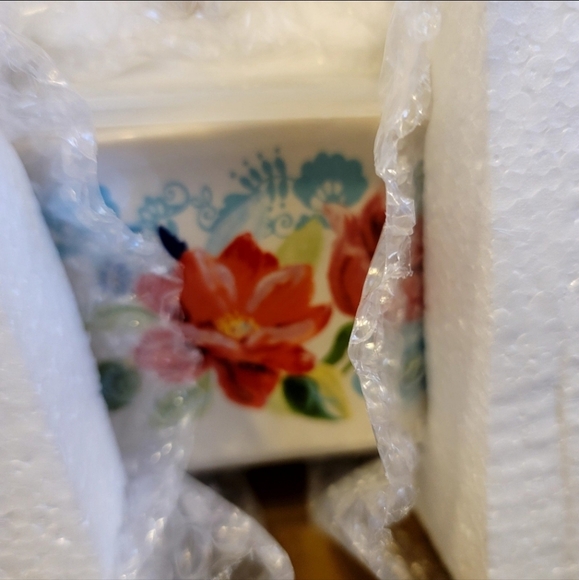 The Pioneer Woman | Kitchen | Pioneer Woman Spring Bouquet Nesting ...